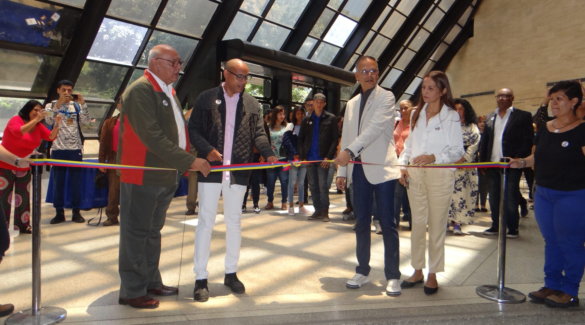 Inaugurada en el Museo “Alejandro Otero” de Caracas la muestra ...